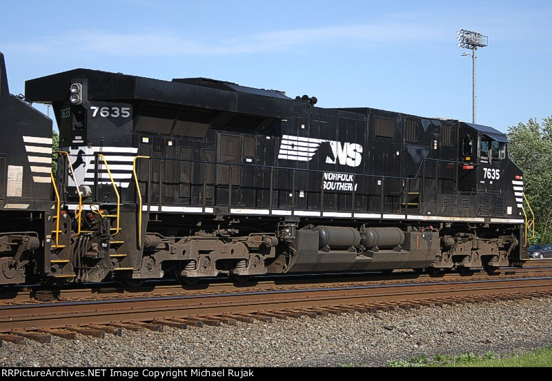 NS 7635